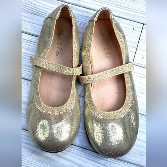 Olive & Edie | Shoes | Olive Edie Little Girls Gold Metallic Flats Size ...